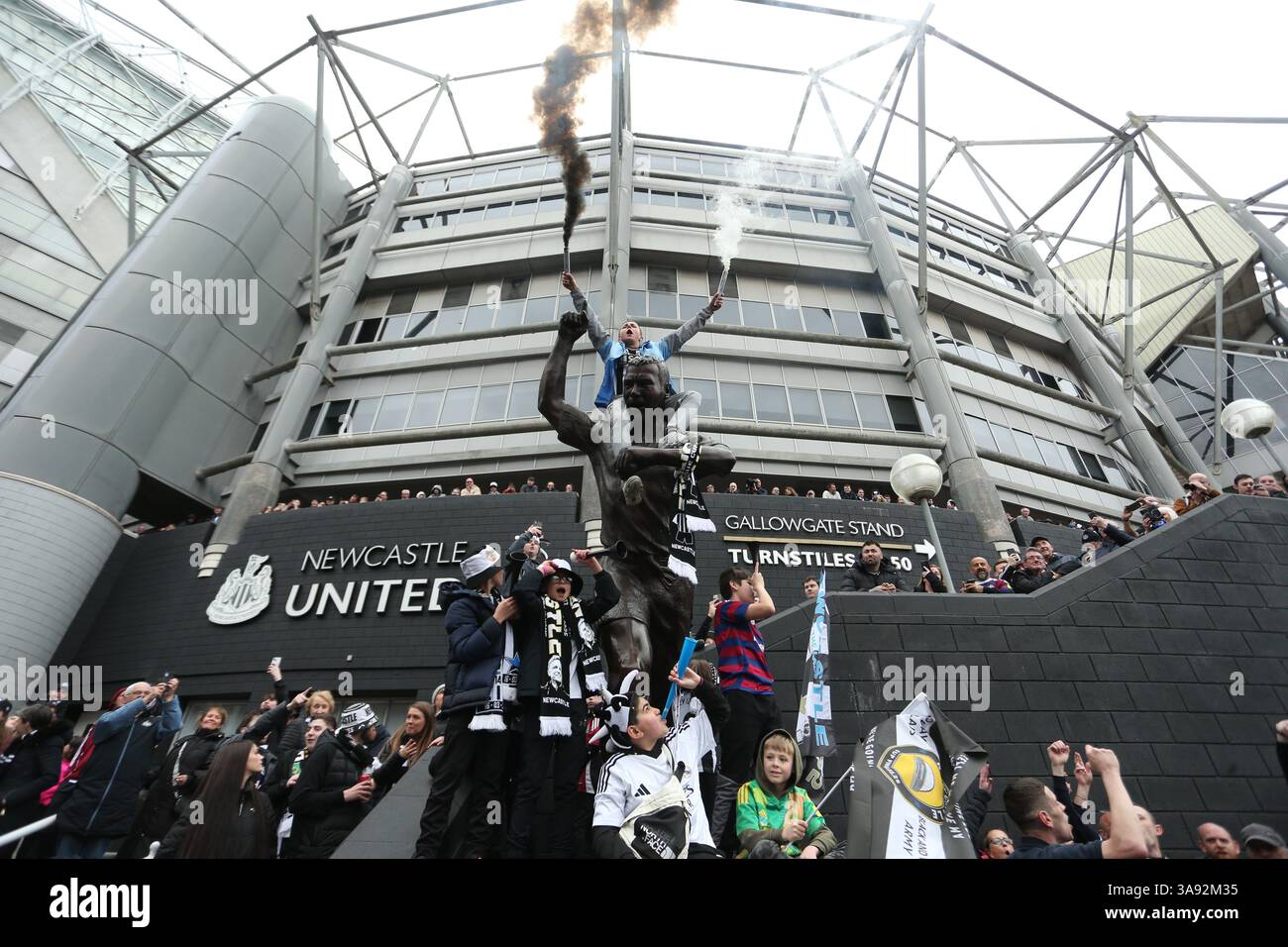 Newcastle, UK. 29th Mar 2025. Newcastle United fans celebrate during ...