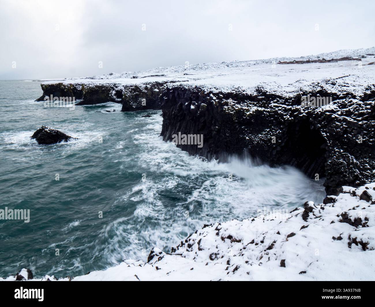 Gatklettur arnarstapi in iceland hi-res stock photography and images ...