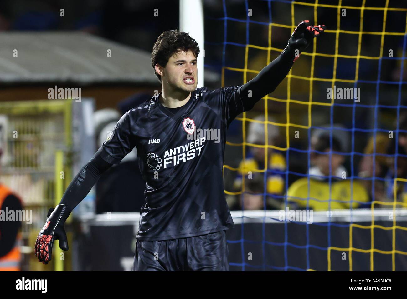Brussels, Belgium. 29th Mar, 2025. Antwerp's goalkeeper Senne Lammens pictured during a soccer ...