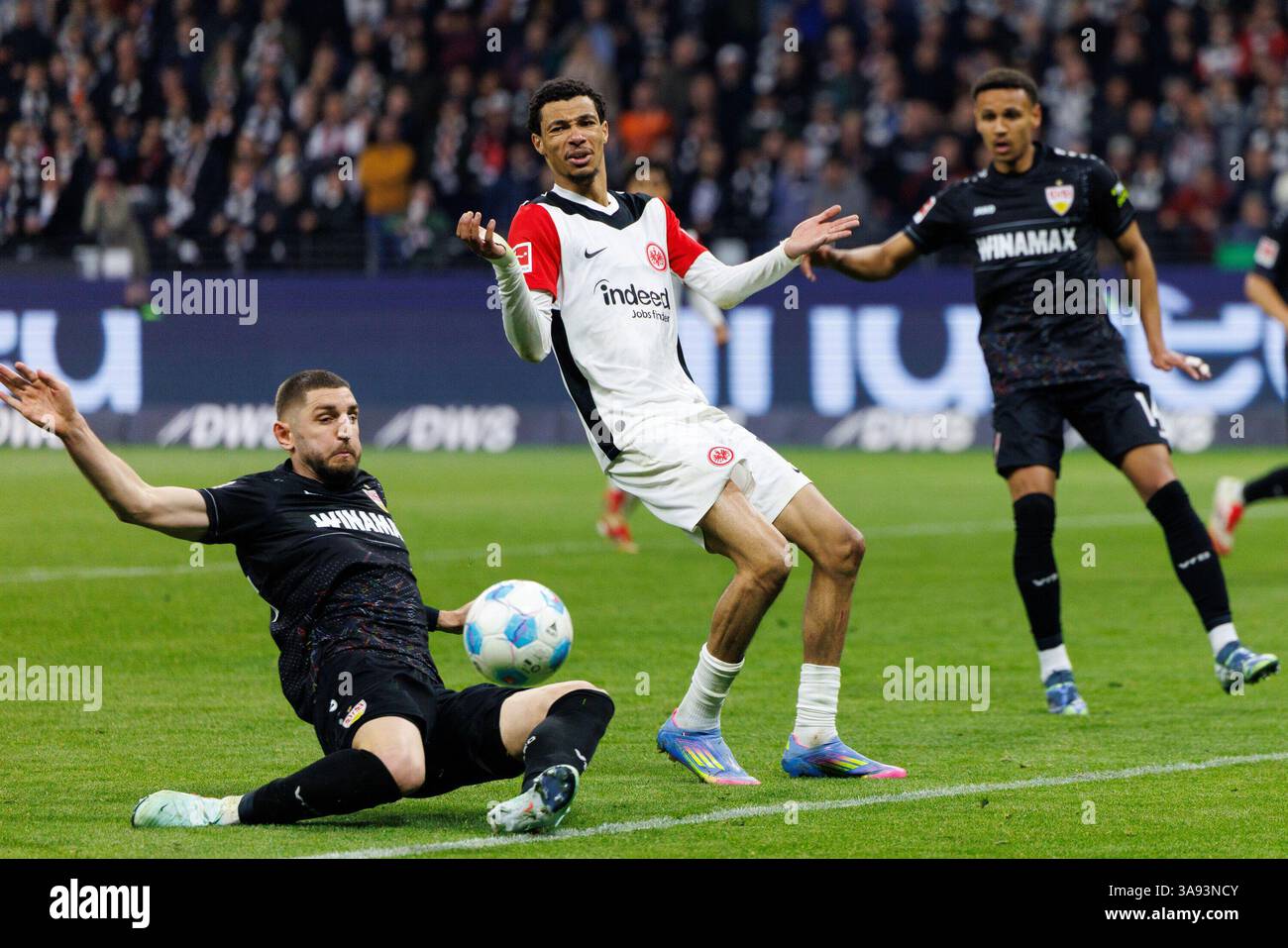 Frankfurt, Deutschland. 29th Mar, 2025. Jeff Chabot (VfB Stuttgart #24 ...
