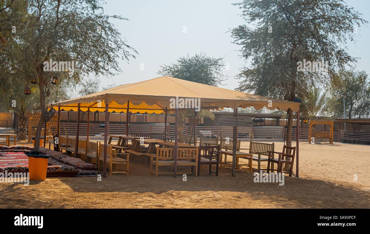 Urban outdoor area chairs hi-res stock photography and images - Alamy
