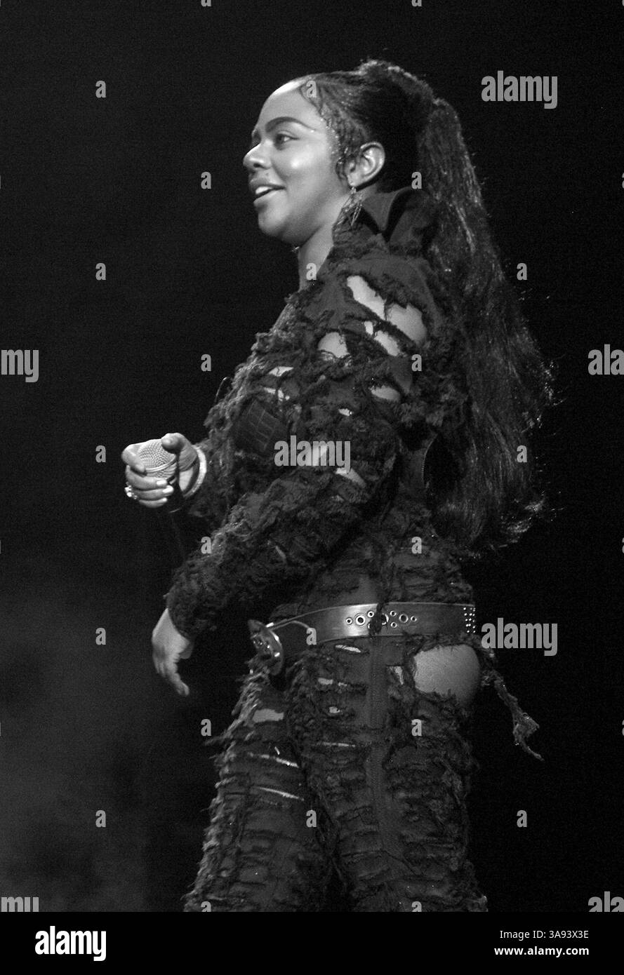 Lil kim 2004 Black and White Stock Photos & Images - Alamy