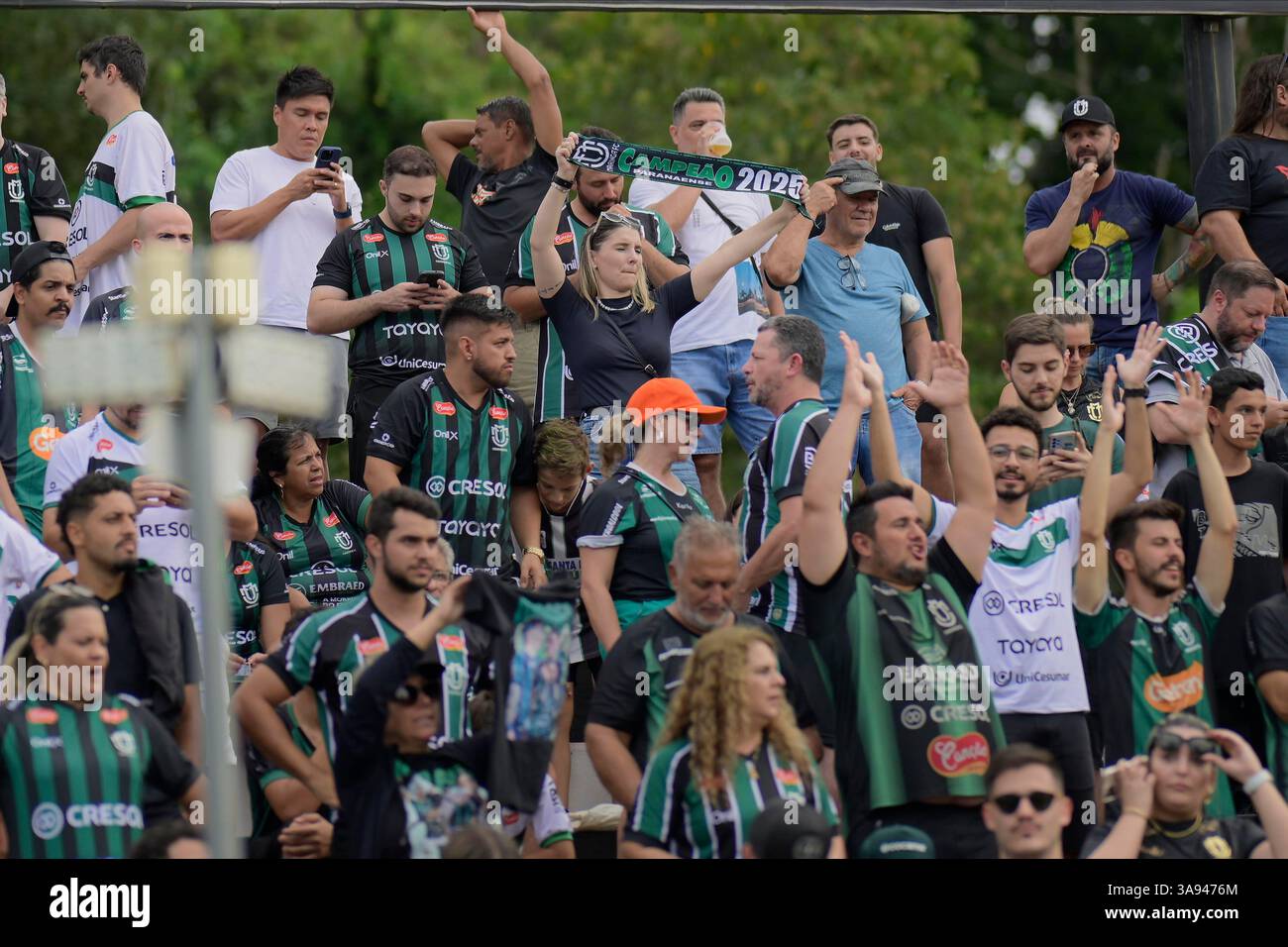 PONTA GROSSA, PR - 29.03.2025: OPERÁRIO E MARINGÁ - Maringá fans during the Operário and Maringá ...