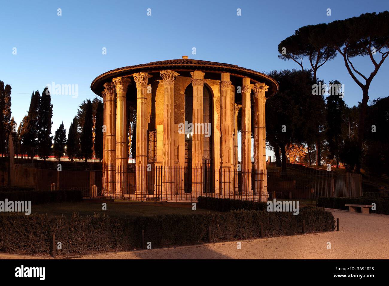 October 29, 2012 - Rome, Italy - Floodlit Temple of Hercules Victor at ...