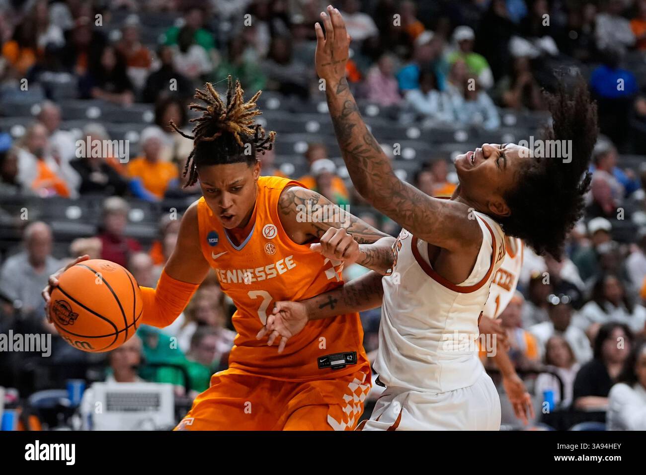 Tennessee guard Ruby Whitehorn (2) drives to the basket against Texas ...