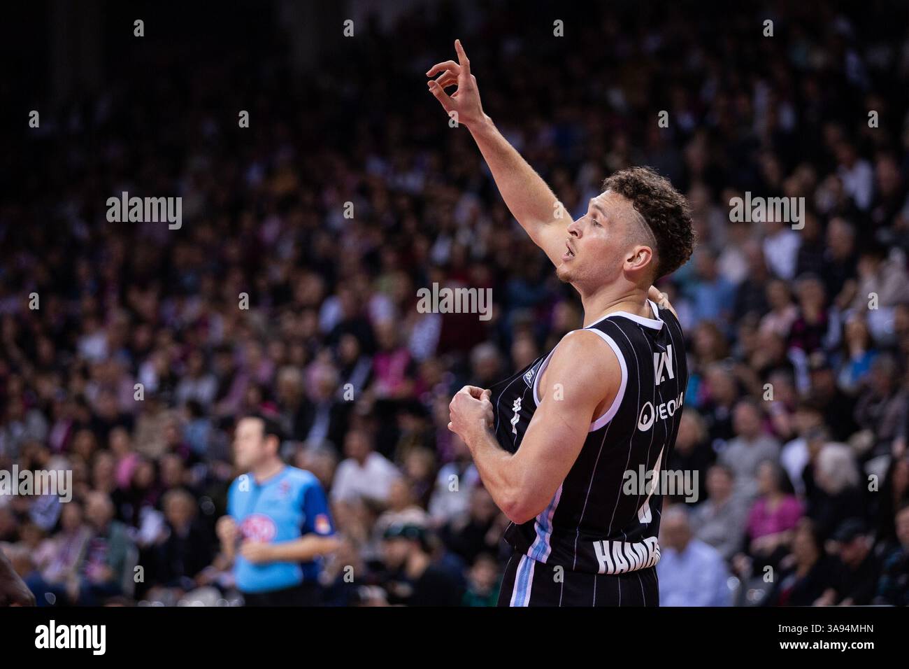 Brae Ivey (Veolia Towers Hamburg #1) -- easyCredit Basketball ...