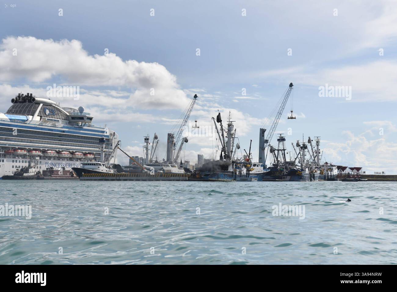 MANTA PUERTO BASE Manta, March 29, 2025 Installations and exteriors of ...