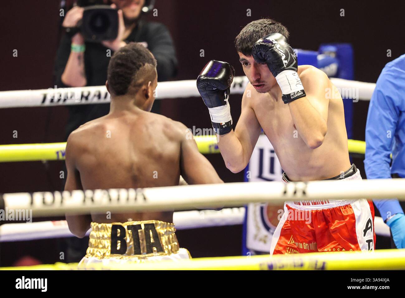 March 29, 2025: (L-R) Junior Lightweight fight between Dedrick Crocklem ...