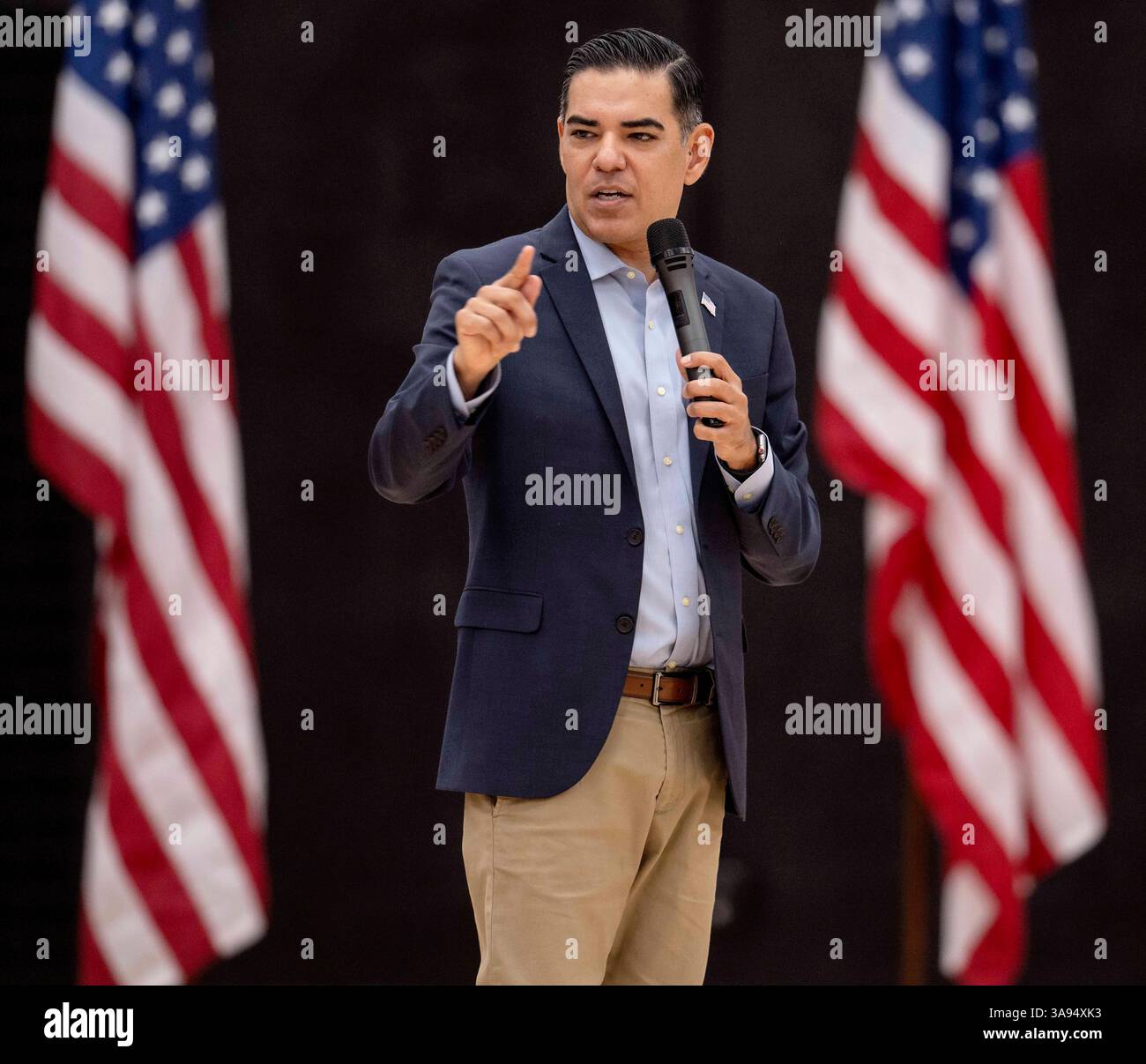 Robert garcia congressman hi-res stock photography and images - Alamy