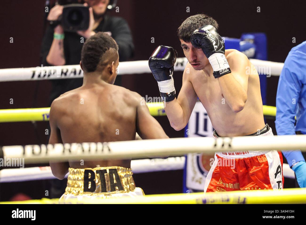 March 29, 2025: (L-R) Junior Lightweight fight between Dedrick Crocklem ...