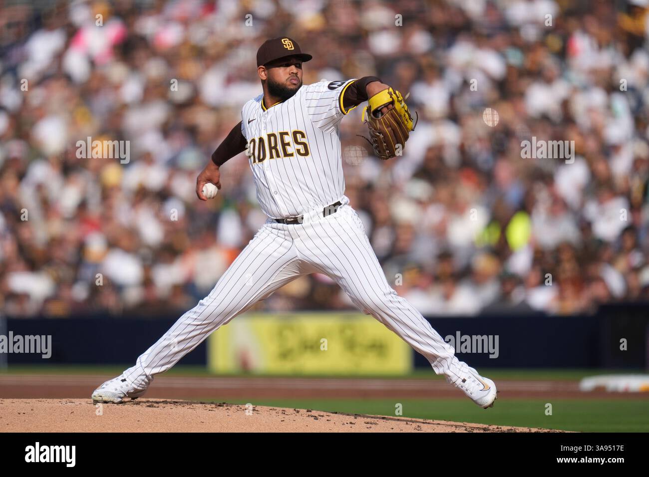 San Diego Padres starting pitcher Randy Vasquez works against an ...