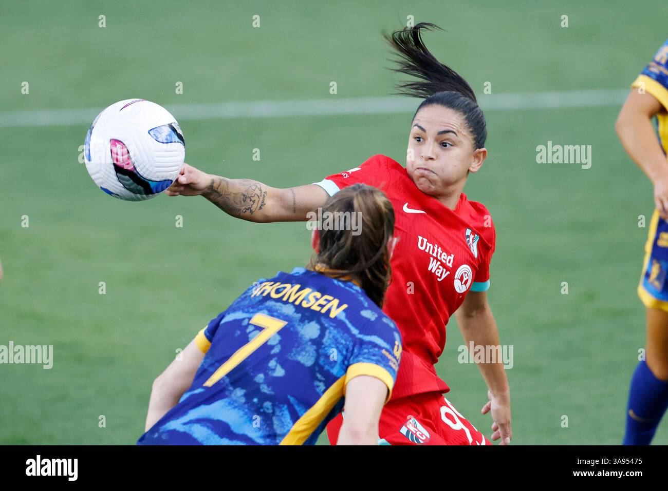 Kansas City Current midfielder Debinha, right, and Utah Royals ...