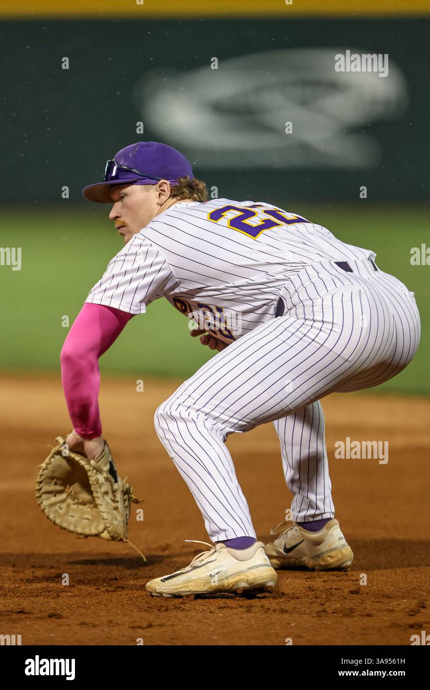 Baton Rouge, LA, USA. 28th Mar, 2025. LSU first baseman Jared Jones (22 ...