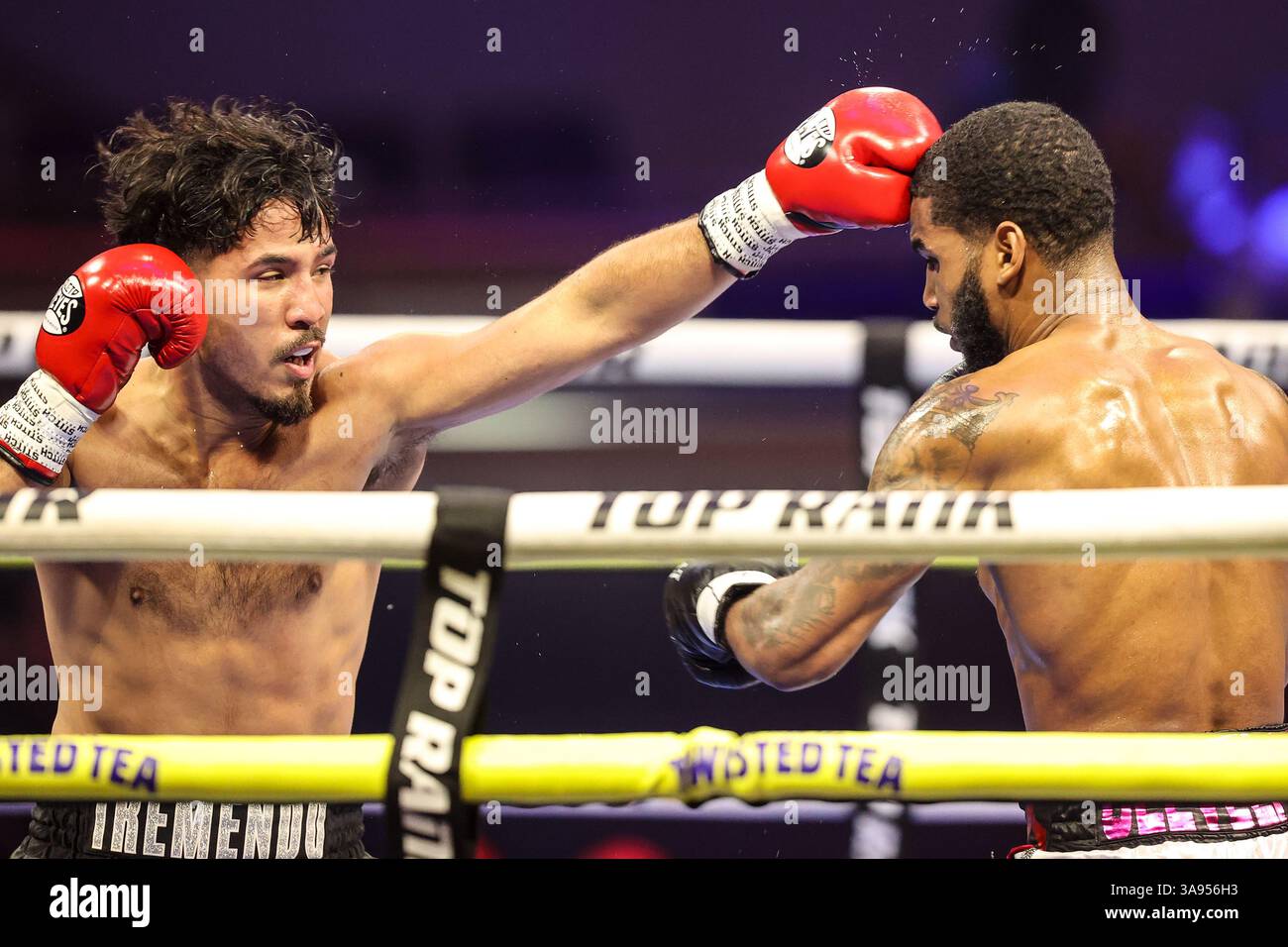 March 29, 2025: (L-R) Welterweight Kendo Castaneda throws a punch at ...