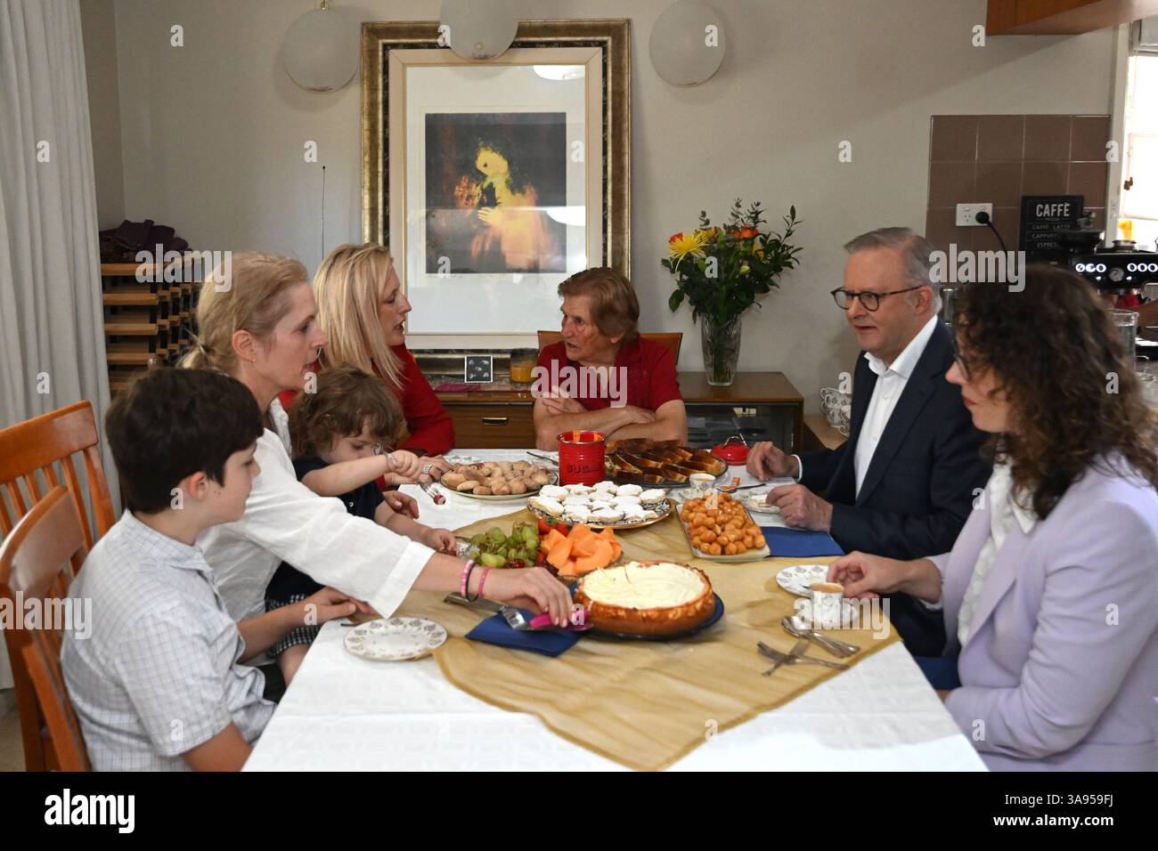Australian Prime Minister Anthony Albanese joins single mother Ren ...