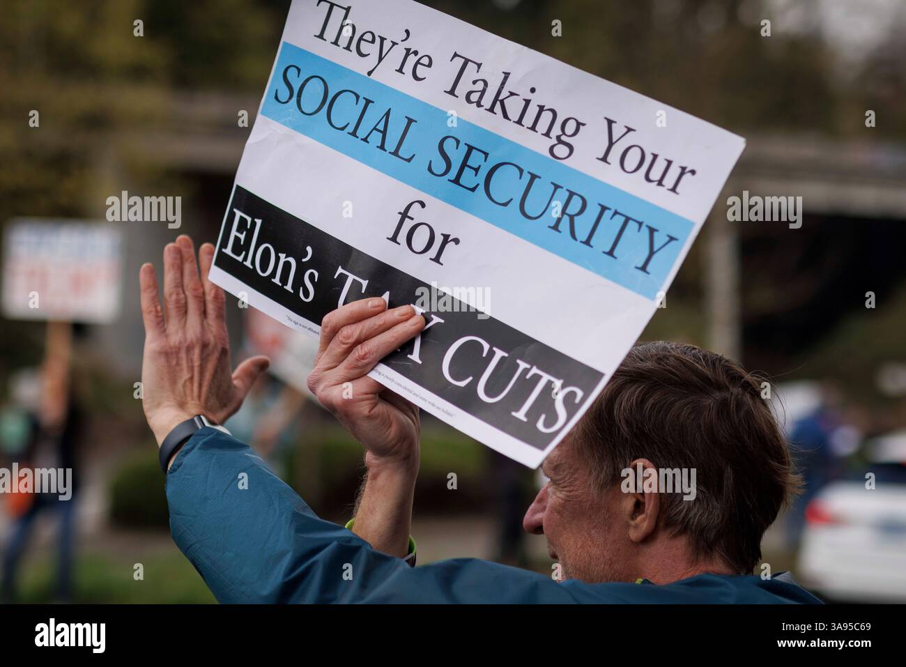 Portland, USA. 29th Mar, 2025. About a thousand people gathered near ...
