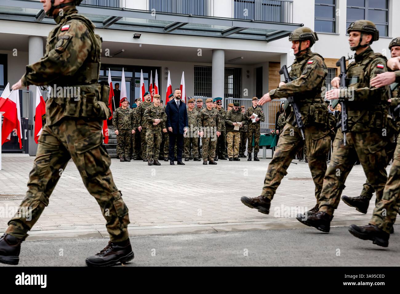 The Territorial Defence Force soldiers march as Polish Minister of ...