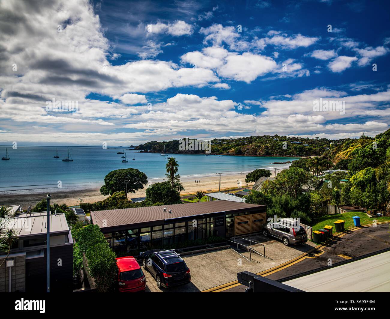 Oneroa new zealand waiheke island hi-res stock photography and images ...