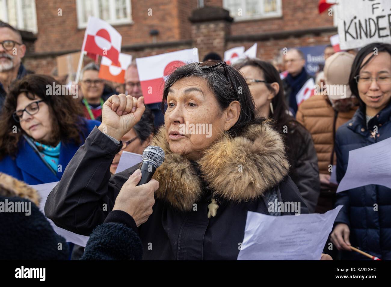 Copenhagen, Denmark. 29th Mar, 2025. Protesters sing the Greenlandic ...