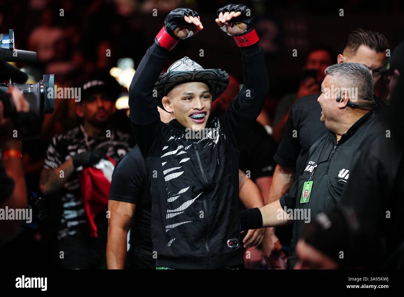 MEXICO CITY, MEXICO - MARCH 29: Ronaldo Rodriguez and Kevin Borjas meet ...