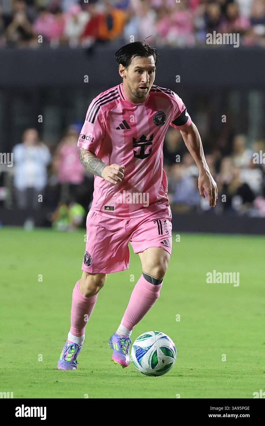 FT. LAUDERDALE, FL - MARCH 29: Inter Miami forward Lionel Messi (10 ...