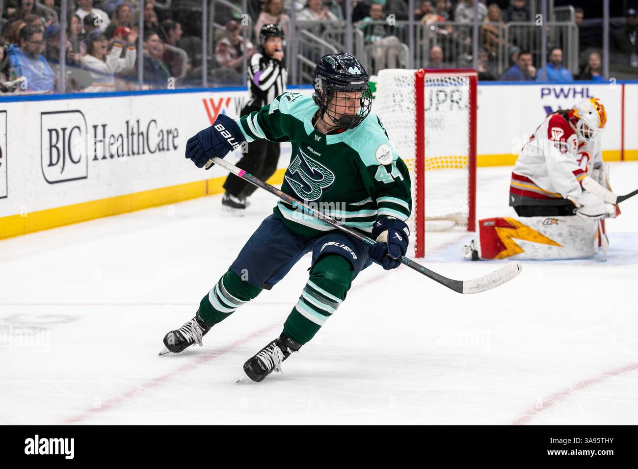 St. Louis, Missouri, USA. 29th March, 2025. Boston Fleet forward Jill ...