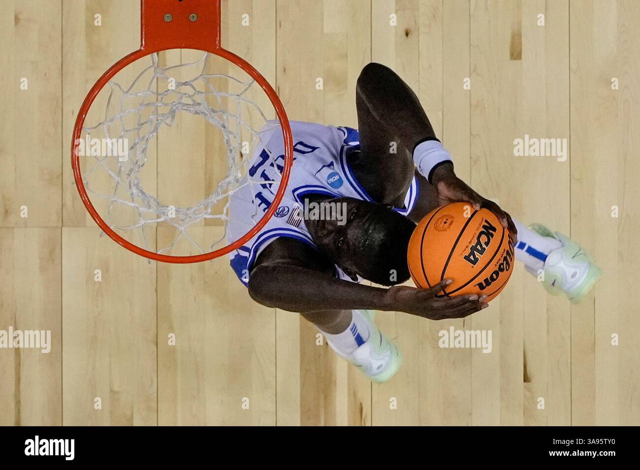 Duke center Khaman Maluach (9) dunks the ball against Alabama during ...