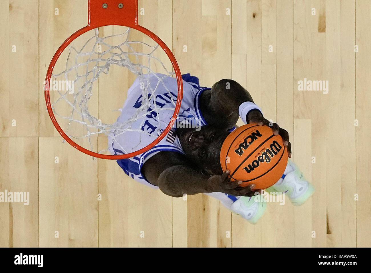 Duke center Khaman Maluach (9) dunks the ball against Alabama during ...