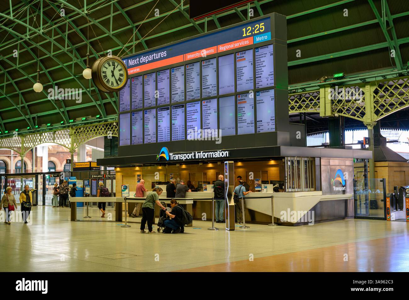 The Transport Information desk in the passenger concourse, Sydney ...