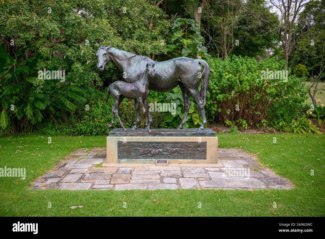 The Mare and Foal Statue at the Royal Botanic Garden, Sydney, Australia ...