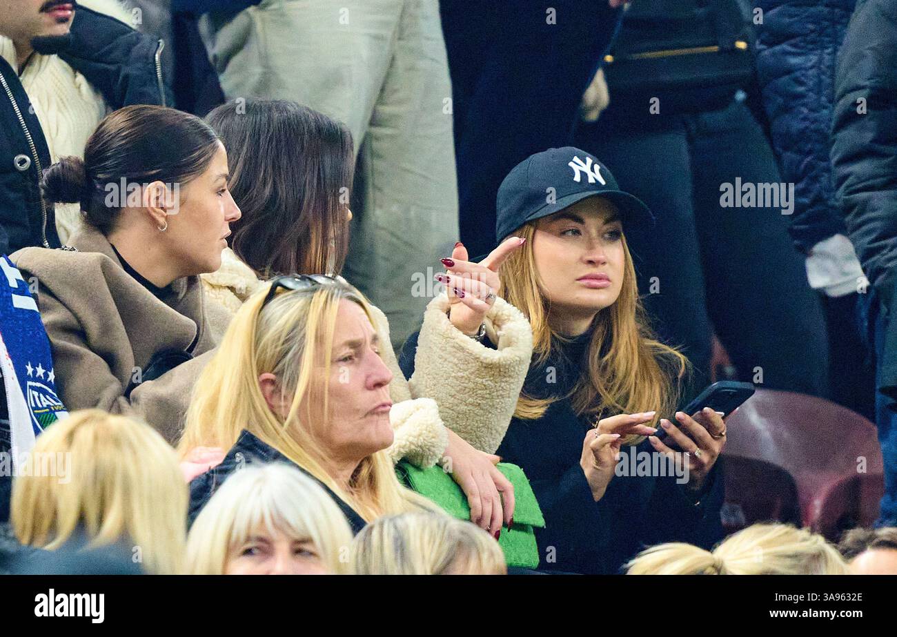 Lina Meyer (L), wife of Joshua KIMMICH, DFB 6, Eva Katharina (R), wife ...