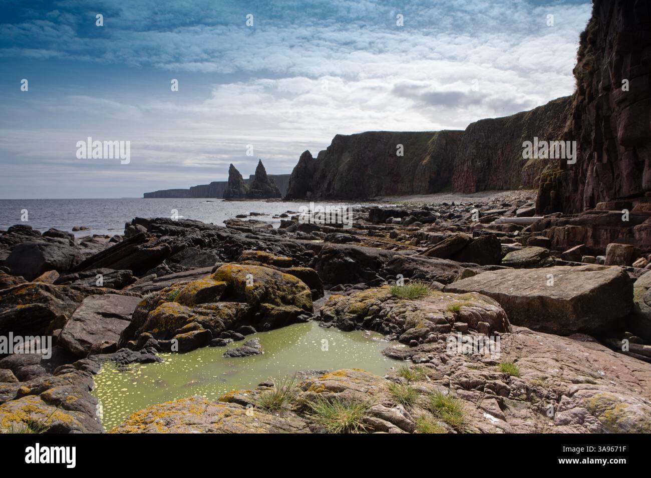 A view of the famous stacks at Duncansby Head taken at low tide Stock ...