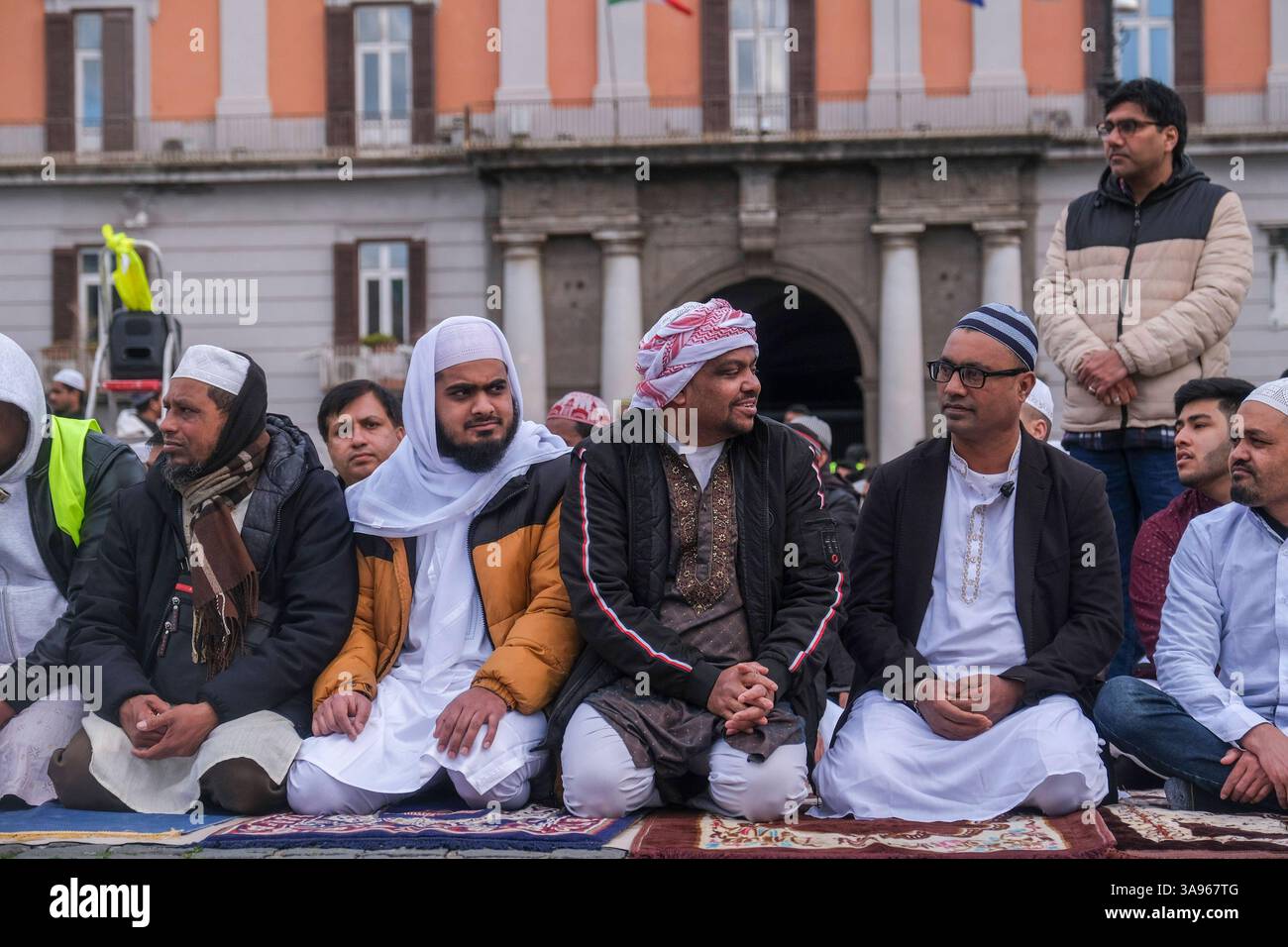 The end of ramadam in naples Piazza del Plebiscito turns into a place ...
