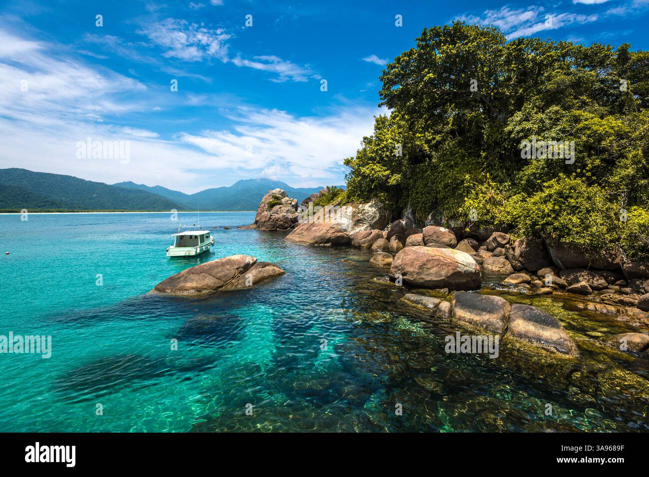 Transparent crystal clear sea rocky hi-res stock photography and images ...