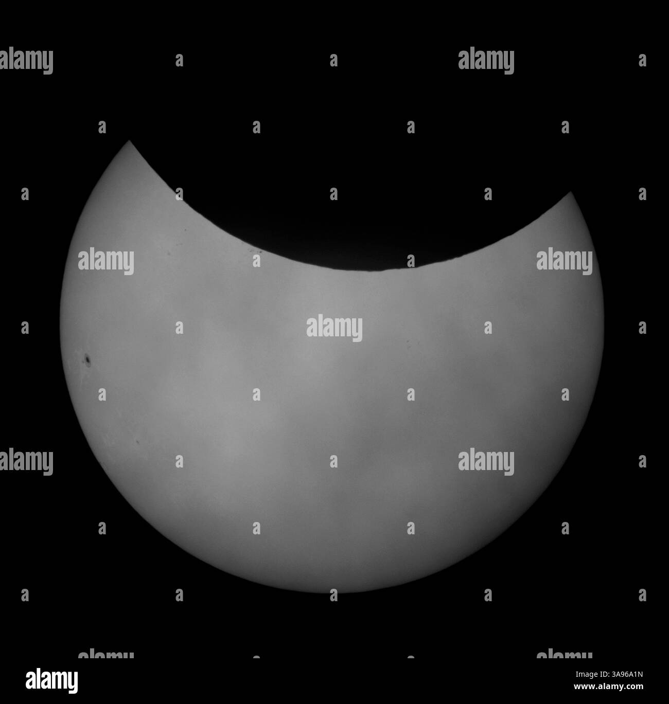 Eclipse of the sun march 2025 uk hi-res stock photography and images ...