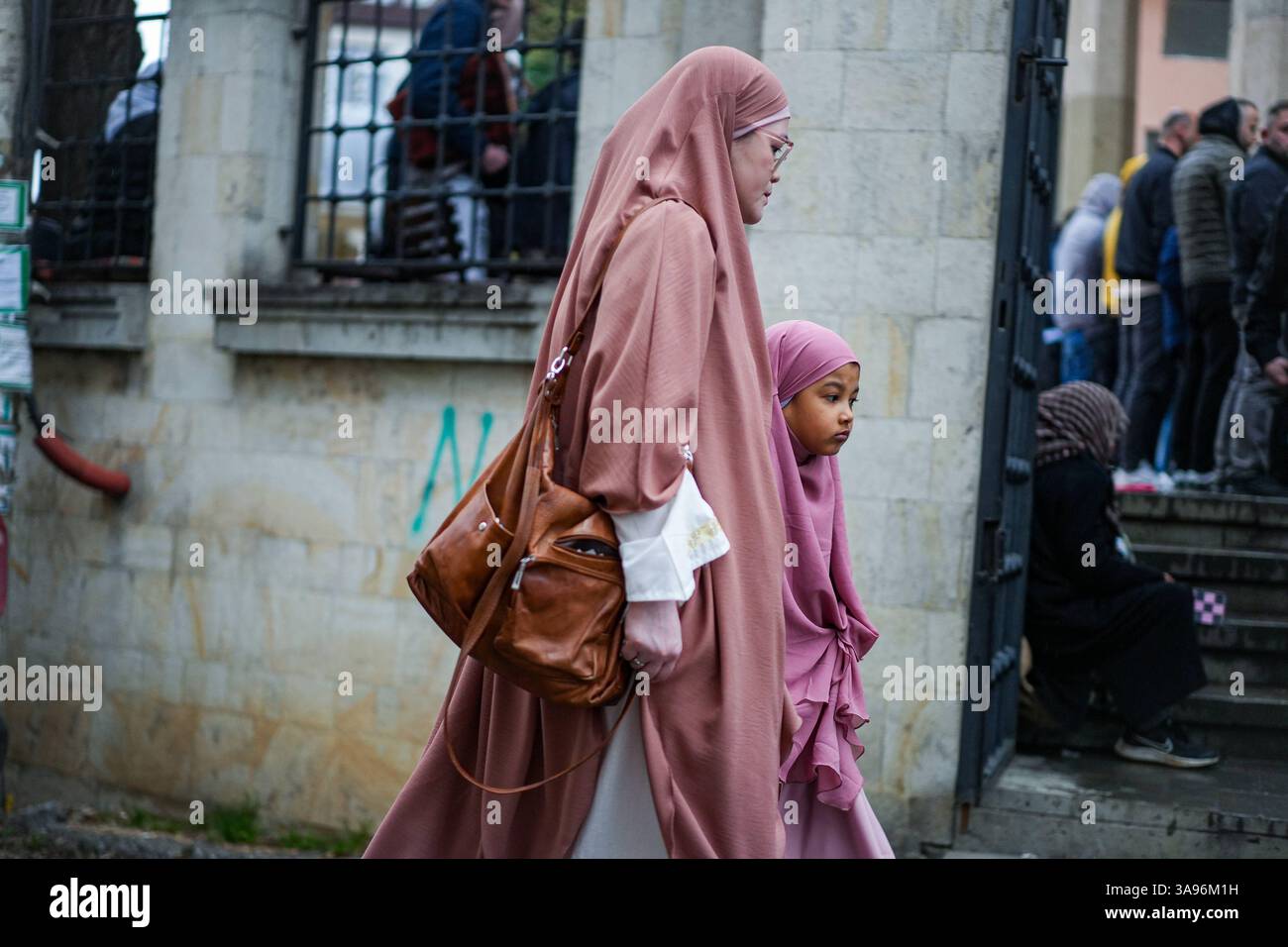 Muslim faithful attend Eid al-Fitr prayers in Kosovo Muslim faithful arrive to attend Eid al ...