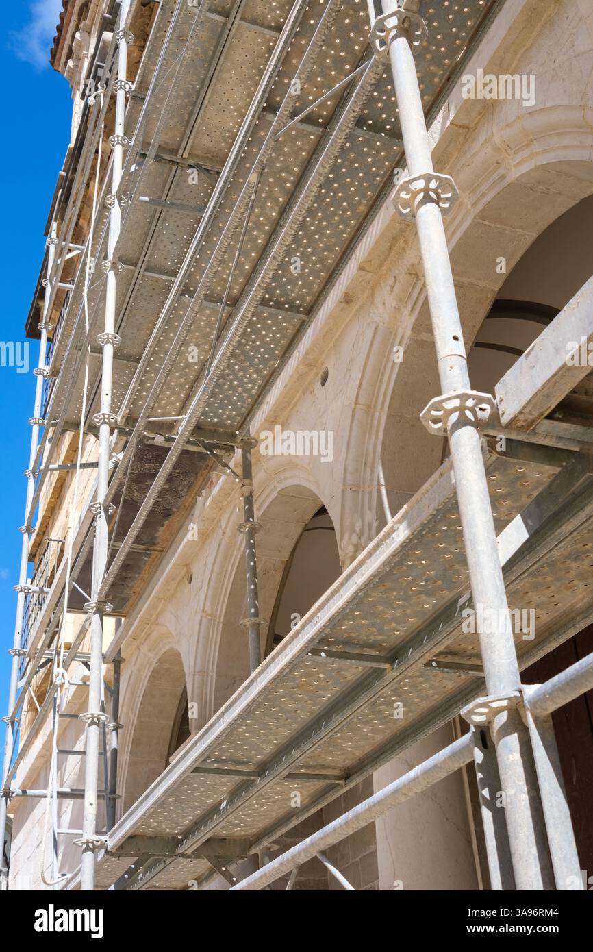 Workers seen using scaffolding hi-res stock photography and images - Alamy