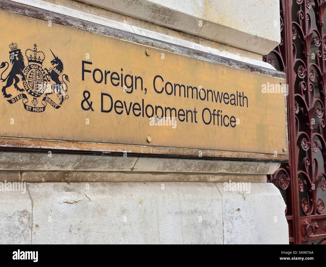 Foreign commonwealth office london hi-res stock photography and images ...