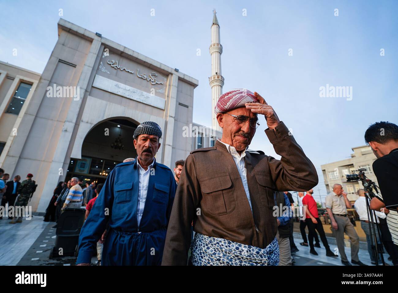 Dohuk, Iraq. 30th Mar, 2025. Iraqi Kurdish Muslims leave Saido mosque ...