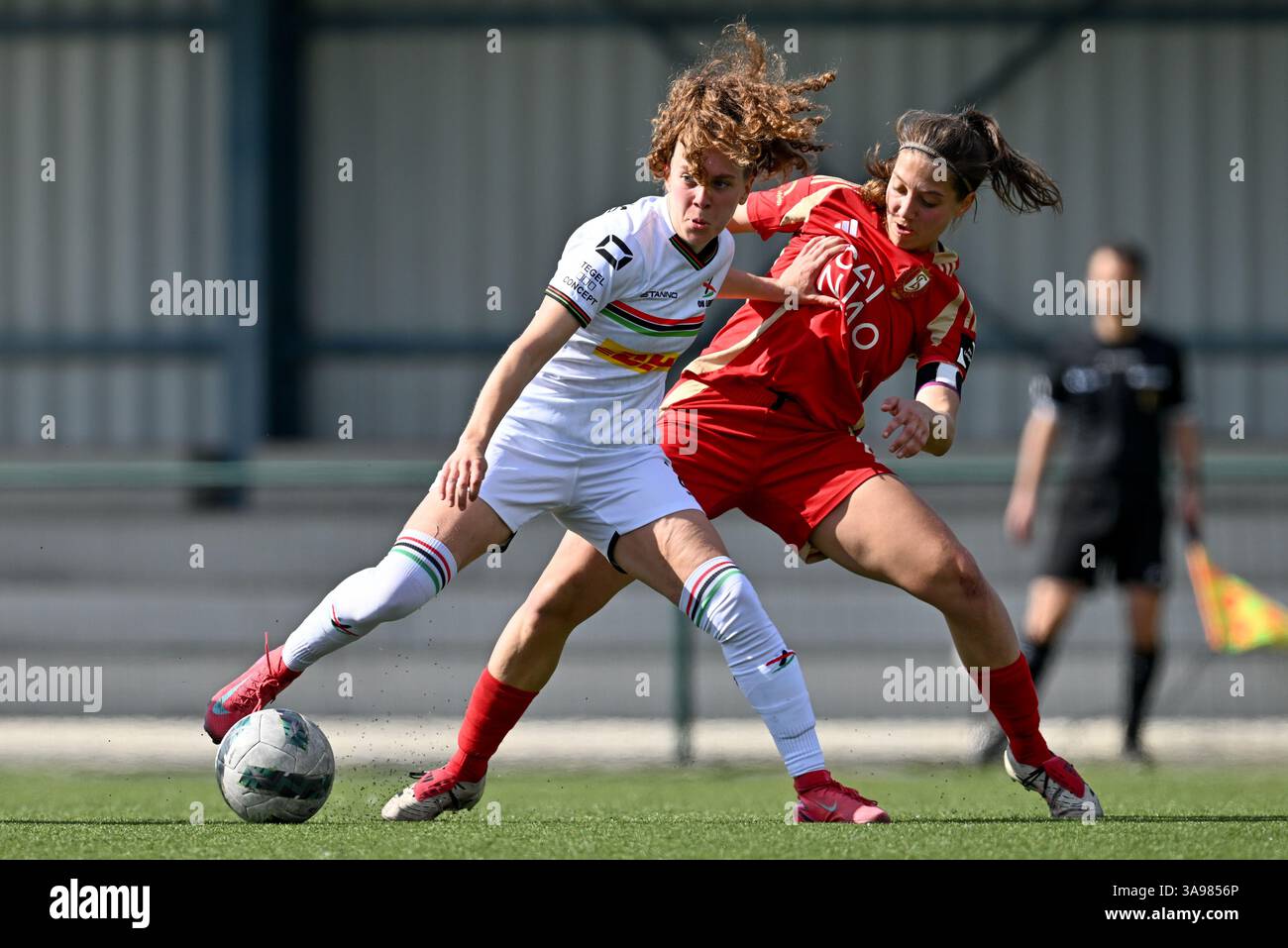 Alixe Bosteels (27) of OHL and Laura Miller (6) of Standard pictured ...