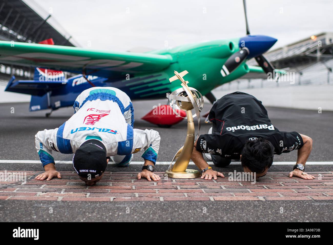 Oct 15, 2017 - Indianapolis, Indiana, U.S. - YOSHIHIDE MUROYA of Japan ...
