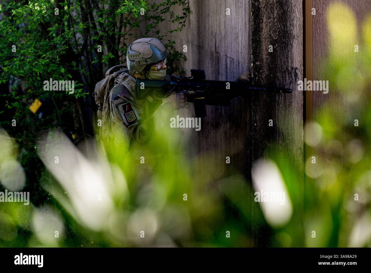 The 21st regiment d'infanterie de marine (21 RIMa) seen in action ...
