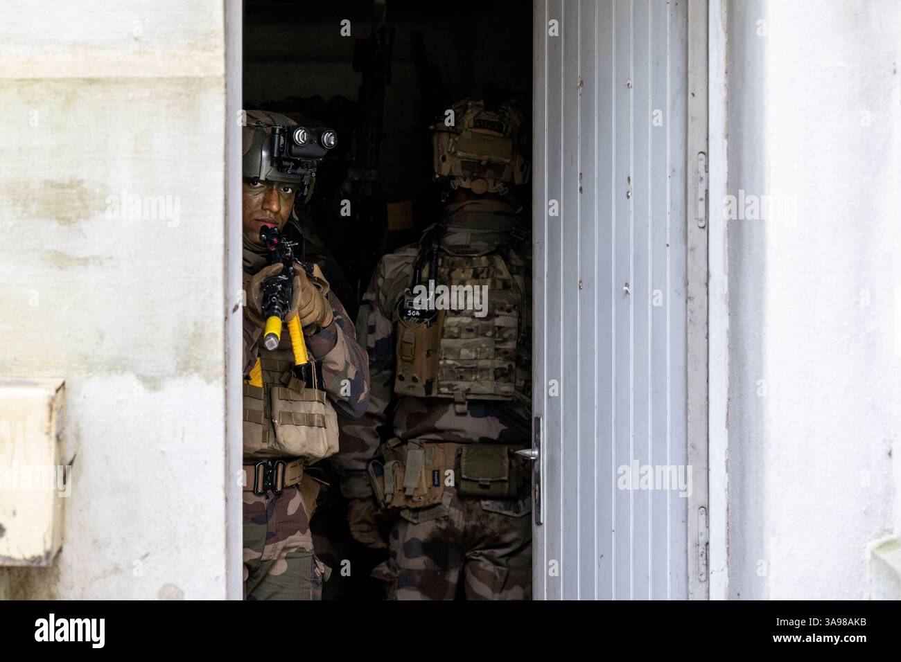 The 21st regiment d'infanterie de marine (21 RIMa) seen in action ...