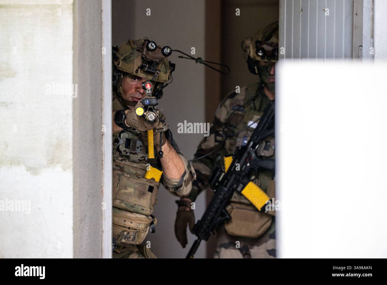The 21st regiment d'infanterie de marine (21 RIMa) seen in action ...
