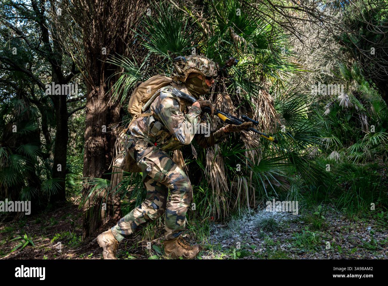 The 21st regiment d'infanterie de marine (21 RIMa) seen in action ...