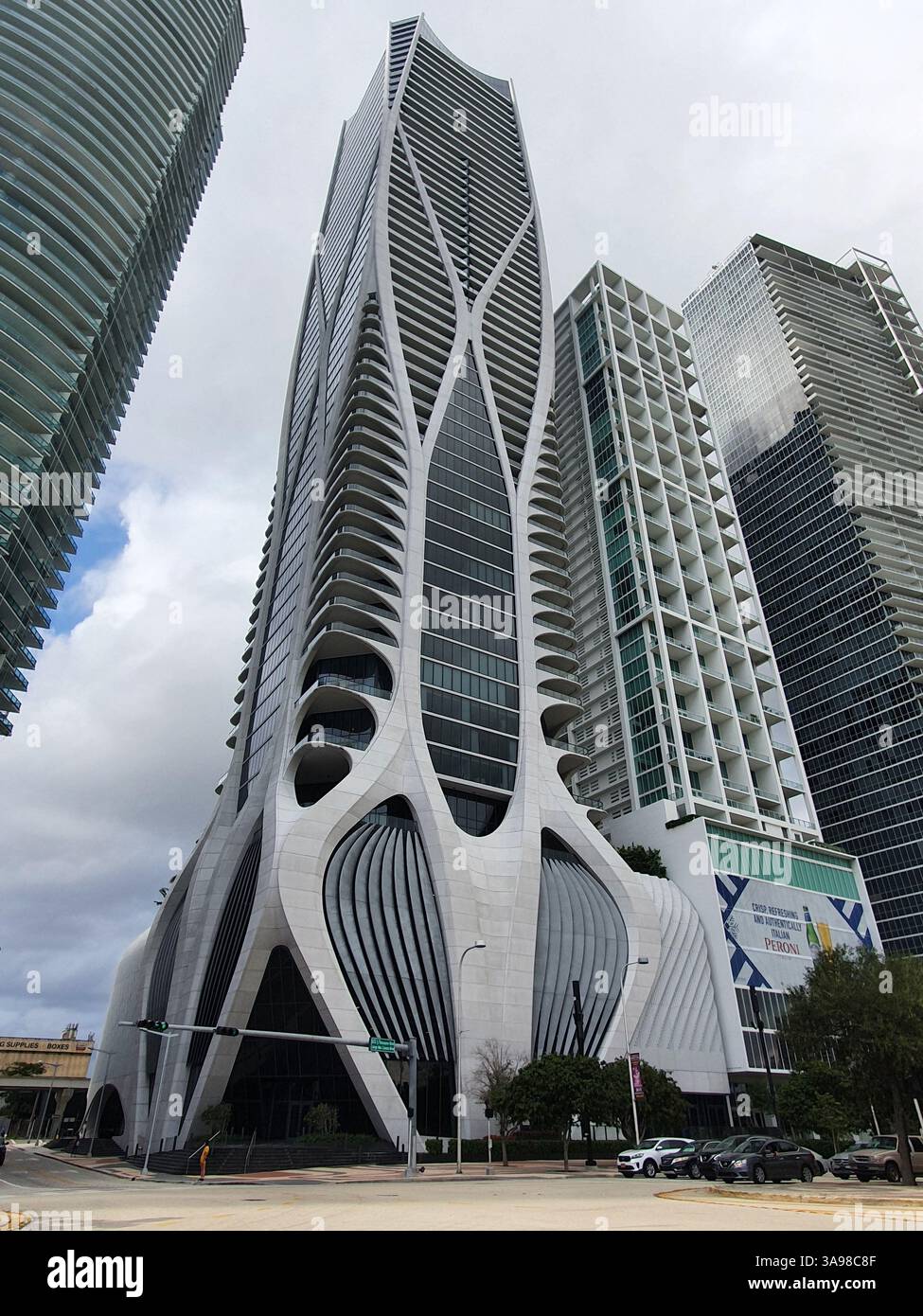 One thousand museum luxury condo tower hi-res stock photography and ...