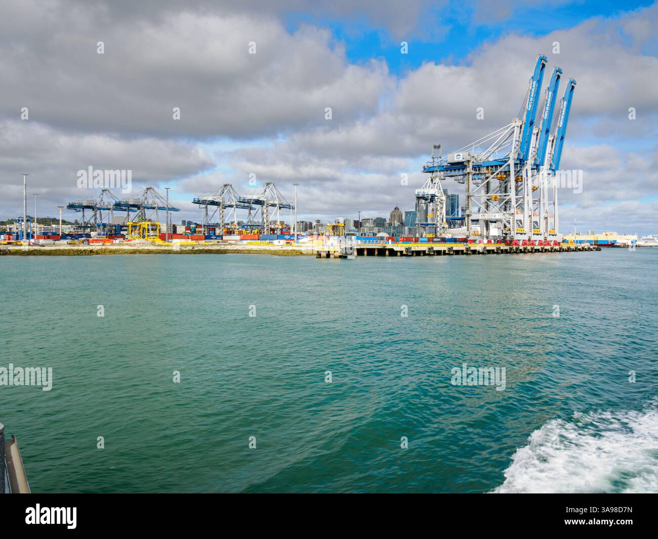 The commercial wharf at Auckland, New Zealand Stock Photo - Alamy