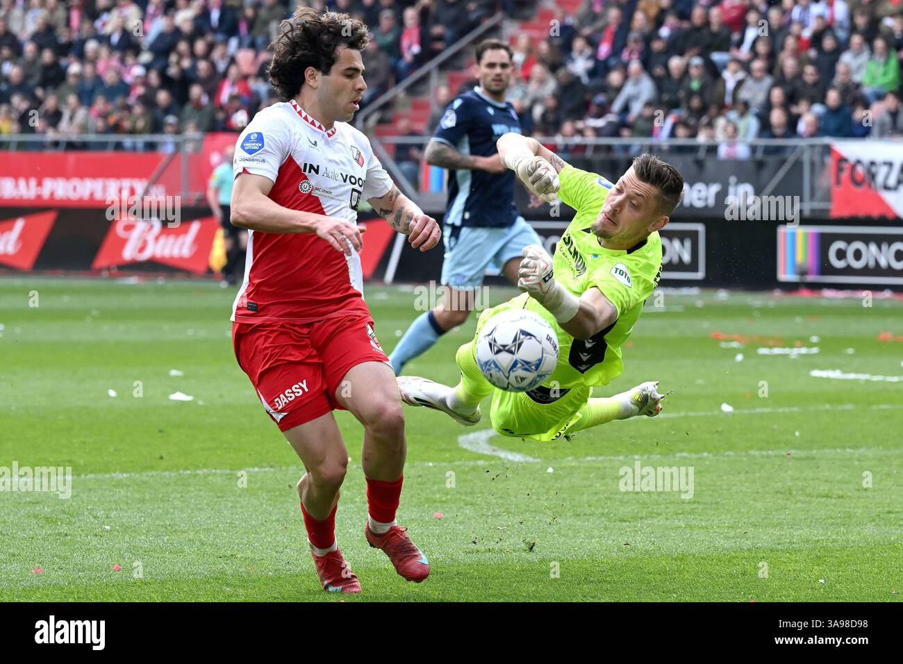 UTRECHT - Miguel Rodriguez of FC Utrecht makes the 1-0 during the Dutch Eredivisie match between ...