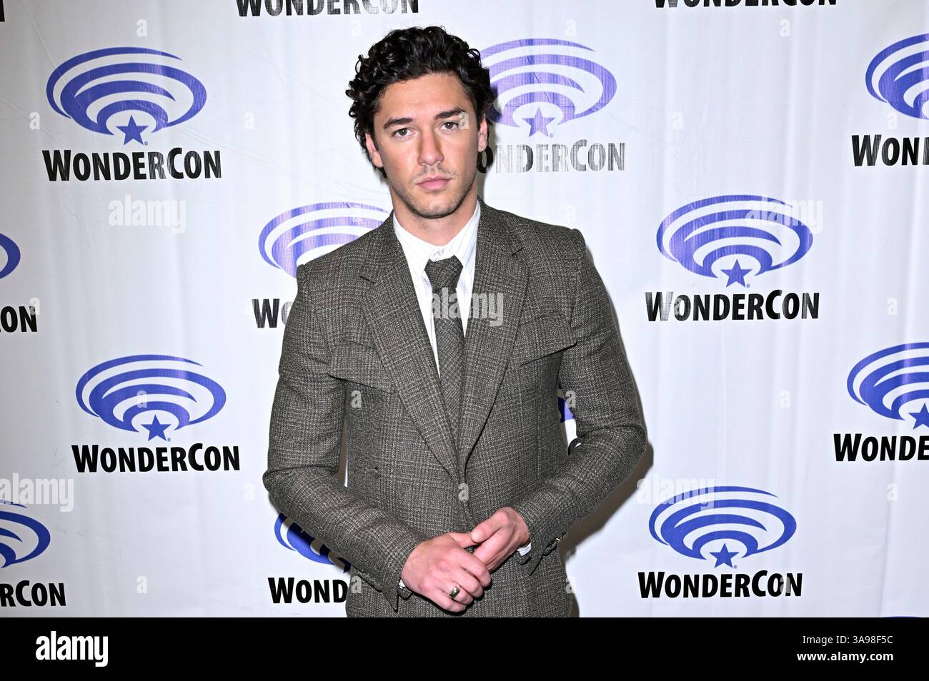 Belmont Cameli beim Photocall zum Kinofilm 'Until Dawn' auf der ...