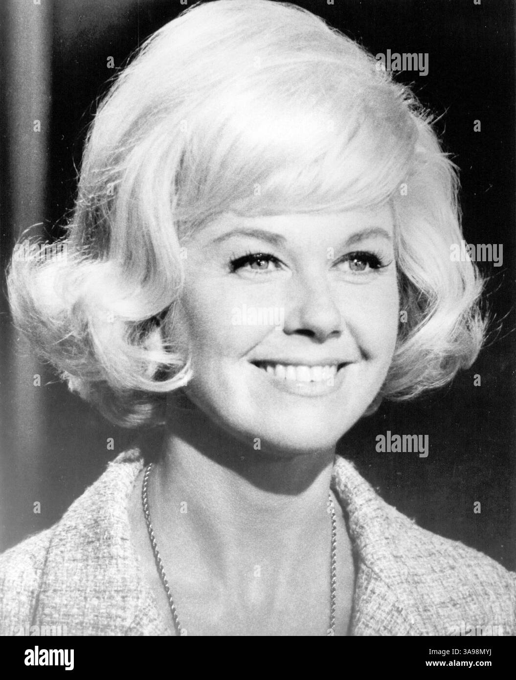DORIS DAY in MOVE OVER, DARLING (1963), directed by MICHAEL GORDON ...
